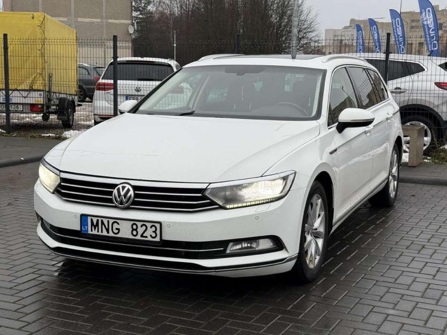 White Volkswagen Passat 2015 in Kaunas, with an engine capacity of 1.97 L and mileage of 245 thousand km for 10300 €, photo 1 on AUTOMOTO.COM.LV