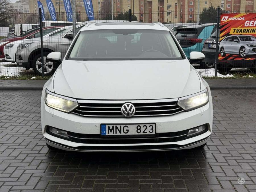 White Volkswagen Passat 2015 in Kaunas, with an engine capacity of 1.97 L and mileage of 245 thousand km for 10300 €, photo 2 on AUTOMOTO.COM.LV