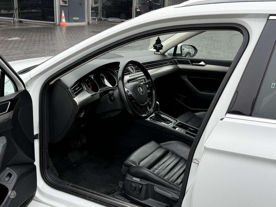 White Volkswagen Passat 2015 in Kaunas, with an engine capacity of 1.97 L and mileage of 245 thousand km for 10300 €, photo 7 on AUTOMOTO.COM.LV