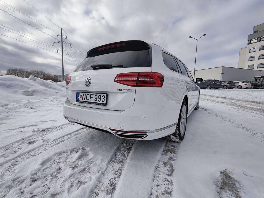 White Volkswagen Passat 2015 in Vilnius, with an engine capacity of 1.80 L and mileage of 152 thousand km for 12000 €, photo 9 on AUTOMOTO.COM.LV