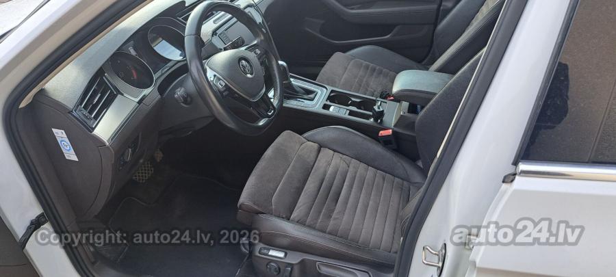 White Volkswagen Passat 2015 in Tallinn, with an engine capacity of 2.00 L and mileage of 264 thousand km for 12999 €, photo 10 on AUTOMOTO.COM.LV