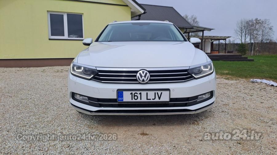 White Volkswagen Passat 2015 in Tallinn, with an engine capacity of 1.60 L and mileage of 305 thousand km for 9900 €, photo 11 on AUTOMOTO.COM.LV