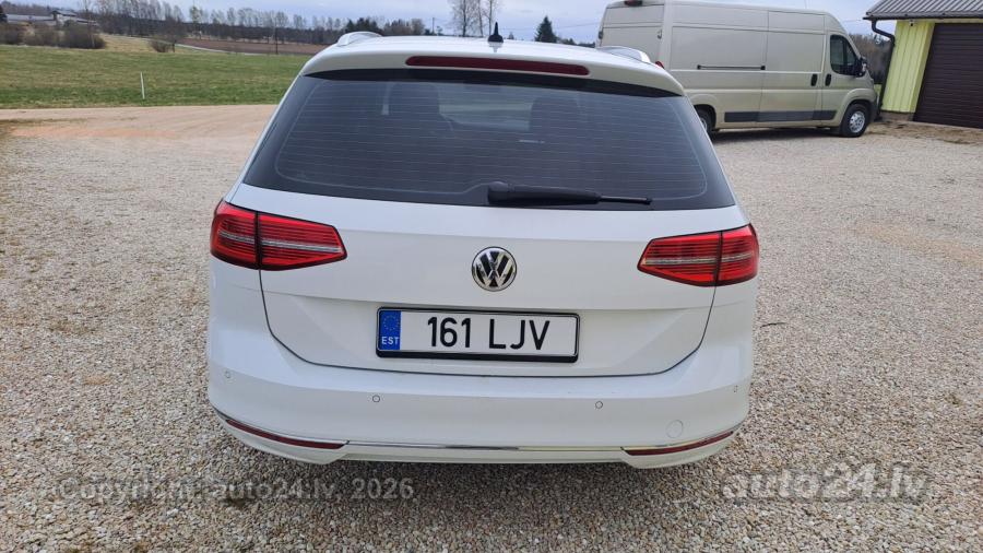 White Volkswagen Passat 2015 in Tallinn, with an engine capacity of 1.60 L and mileage of 305 thousand km for 9900 €, photo 12 on AUTOMOTO.COM.LV