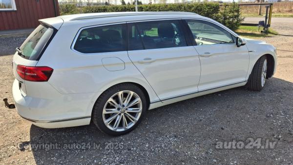 White Volkswagen Passat 2015 in Tartu, with an engine capacity of 2.00 L and mileage of 312 thousand km for 10900 €, photo 3 on AUTOMOTO.COM.LV