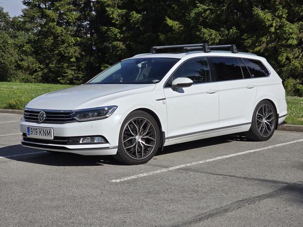 White Volkswagen Passat 2015 in Tallinn, with an engine capacity of 2.00 L and mileage of 239 thousand km for 12499 €, photo 3 on AUTOMOTO.COM.LV