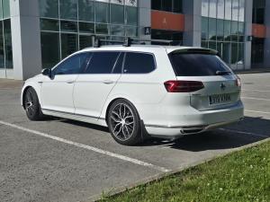 Balts Volkswagen Passat 2015 Tallina, ar dzinēja tilpumu 2.00 L un nobraukumu 239 tūkst. km par 12499 €, foto 12 vietnē AUTOMOTO.COM.LV