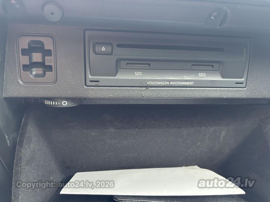 Balts Volkswagen Passat 2015 Tallina, ar dzinēja tilpumu 2.00 L un nobraukumu 265 tūkst. km par 9899 €, foto 14 vietnē AUTOMOTO.COM.LV