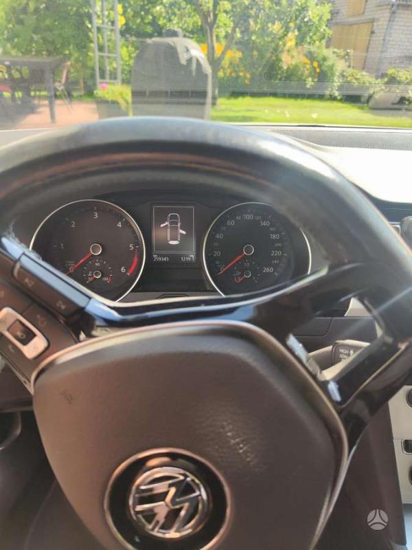 White Volkswagen Passat 2015 in Taurage, with an engine capacity of 1.97 L and mileage of 259 thousand km for 7900 €, photo 3 on AUTOMOTO.COM.LV