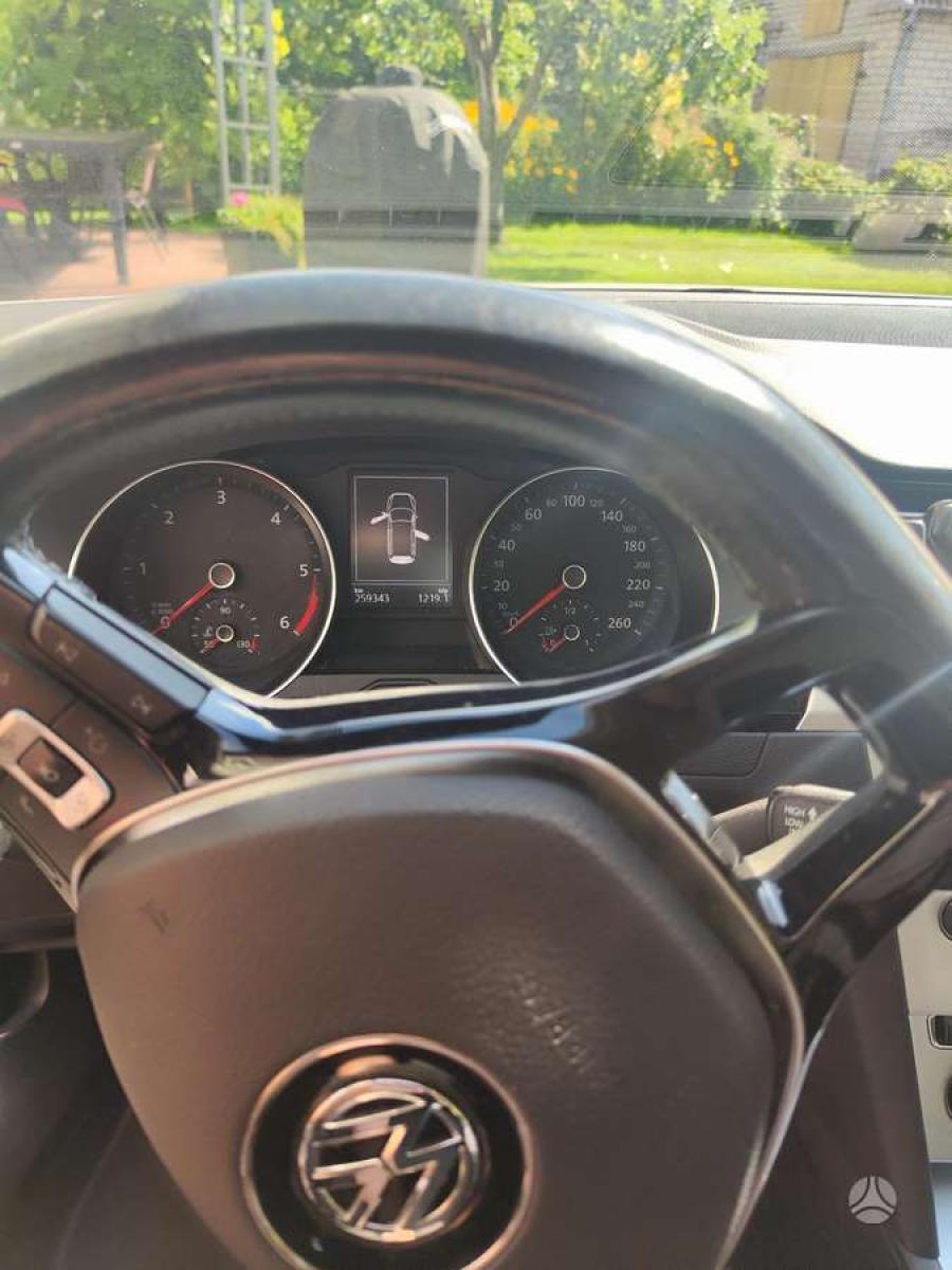 White Volkswagen Passat 2015 in Taurage, with an engine capacity of 1.97 L and mileage of 259 thousand km for 7900 €, photo 3 on AUTOMOTO.COM.LV