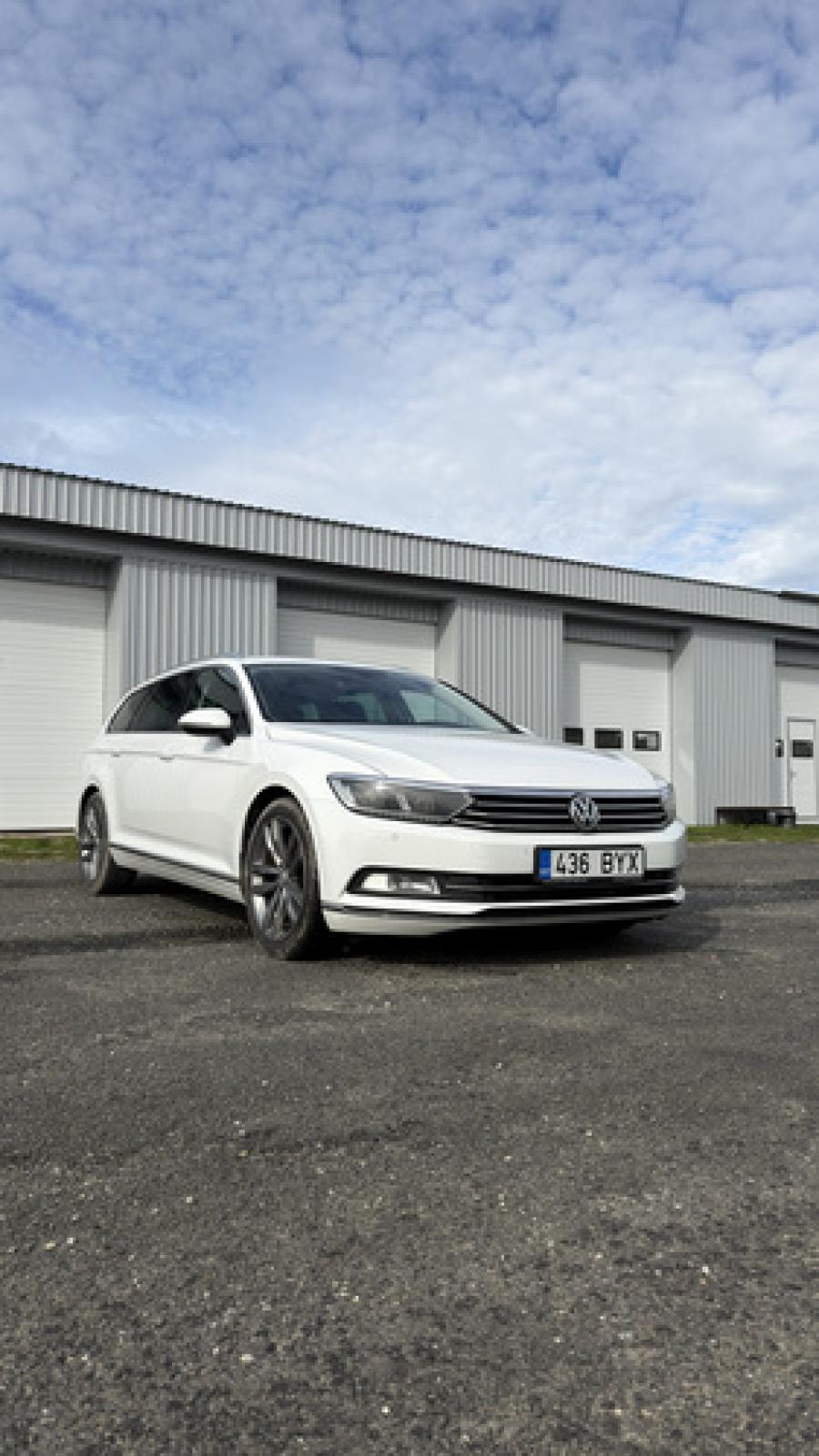 Balts Volkswagen Passat 2015 Peltsamā, ar dzinēja tilpumu 2.00 L un nobraukumu 316 tūkst. km par 8500 €, foto 4 vietnē AUTOMOTO.COM.LV