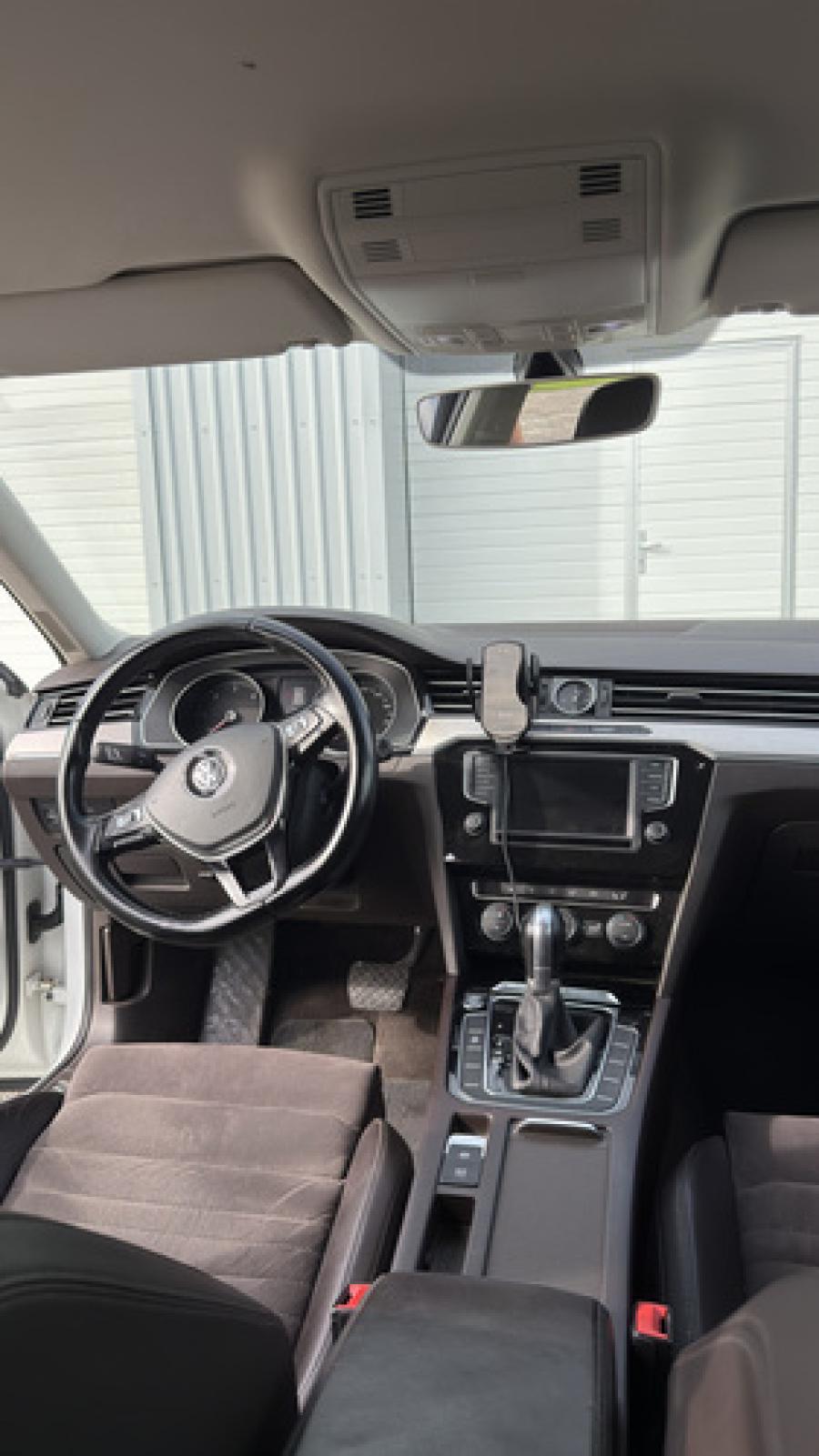 Balts Volkswagen Passat 2015 Peltsamā, ar dzinēja tilpumu 2.00 L un nobraukumu 316 tūkst. km par 8500 €, foto 13 vietnē AUTOMOTO.COM.LV
