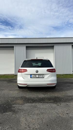Balts Volkswagen Passat 2015 Peltsamā, ar dzinēja tilpumu 2.00 L un nobraukumu 316 tūkst. km par 8500 €, foto 23 vietnē AUTOMOTO.COM.LV