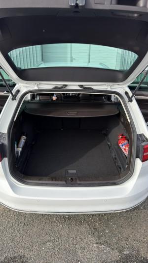 Balts Volkswagen Passat 2015 Peltsamā, ar dzinēja tilpumu 2.00 L un nobraukumu 316 tūkst. km par 8500 €, foto 31 vietnē AUTOMOTO.COM.LV