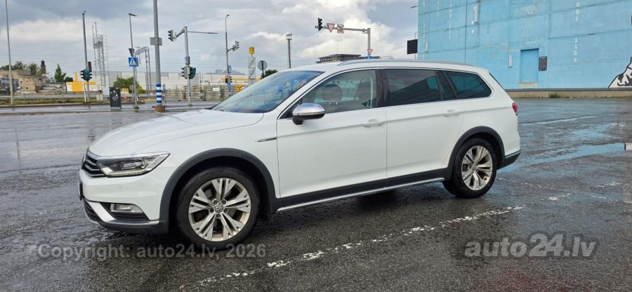 White Volkswagen Passat 2015 in Viljandi, with an engine capacity of 2.00 L and mileage of 270 thousand km for 10000 €, photo 4 on AUTOMOTO.COM.LV
