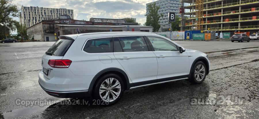 White Volkswagen Passat 2015 in Viljandi, with an engine capacity of 2.00 L and mileage of 270 thousand km for 10000 €, photo 6 on AUTOMOTO.COM.LV