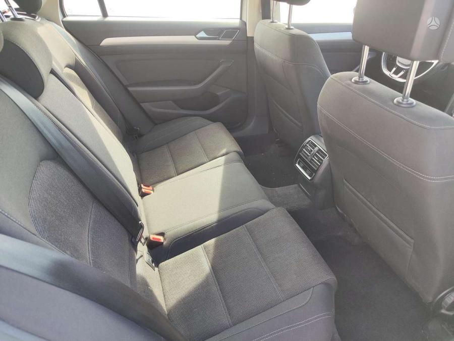 Balts Volkswagen Passat 2015 Marijampole, ar dzinēja tilpumu 1.60 L un nobraukumu 300 tūkst. km par 6800 €, foto 8 vietnē AUTOMOTO.COM.LV