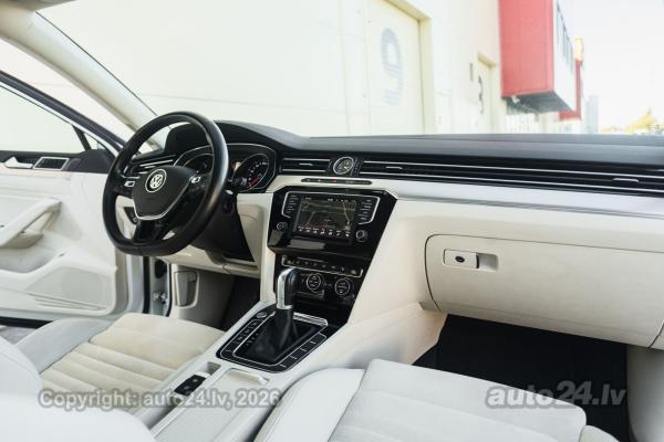 Balts Volkswagen Passat 2015 Tallina, ar dzinēja tilpumu 2.00 L un nobraukumu 280 tūkst. km par 9999 €, foto 10 vietnē AUTOMOTO.COM.LV
