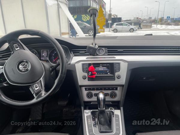 White Volkswagen Passat 2016 in Tallinn, with an engine capacity of 1.40 L and mileage of 398 thousand km for 6500 €, photo 9 on AUTOMOTO.COM.LV