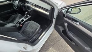 White Volkswagen Passat 2016 in Vilnius, with an engine capacity of 2.00 L and mileage of 277 thousand km for 12500 €, photo 17 on AUTOMOTO.COM.LV