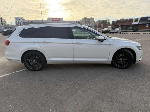 White Volkswagen Passat 2016 in Vilnius, with an engine capacity of 1.97 L and mileage of 360 thousand km for 11900 €, photo 4 on AUTOMOTO.COM.LV