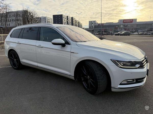 White Volkswagen Passat 2016 in Vilnius, with an engine capacity of 1.97 L and mileage of 360 thousand km for 11900 €, photo 5 on AUTOMOTO.COM.LV