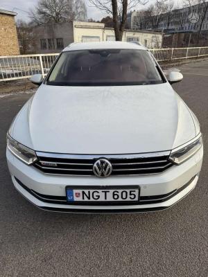 White Volkswagen Passat 2016 in Vilnius, with an engine capacity of 1.97 L and mileage of 360 thousand km for 11900 €, photo 9 on AUTOMOTO.COM.LV