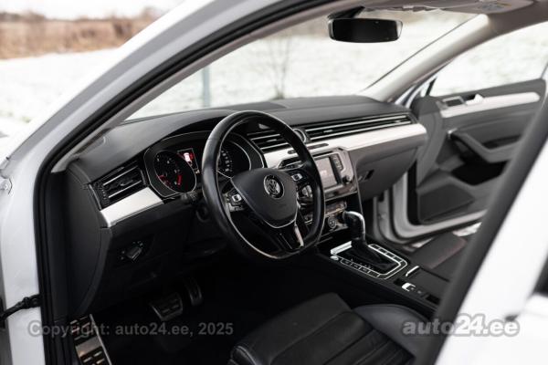 White Volkswagen Passat 2016 in Tallinn, with an engine capacity of 2.00 L and mileage of 274 thousand km for 10990 €, photo 8 on AUTOMOTO.COM.LV