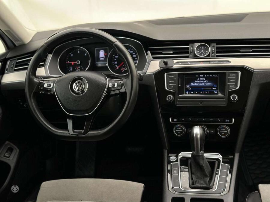 Balts Volkswagen Passat 2016 Viļņa, ar dzinēja tilpumu 2.00 L un nobraukumu 332 tūkst. km par 9950 €, foto 13 vietnē AUTOMOTO.COM.LV