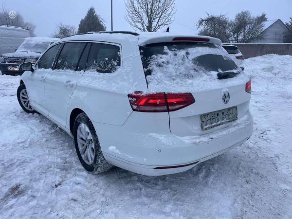 White Volkswagen Passat 2016 in Taurage, with an engine capacity of 1.60 L and mileage of 154 thousand km for 7200 €, photo 4 on AUTOMOTO.COM.LV