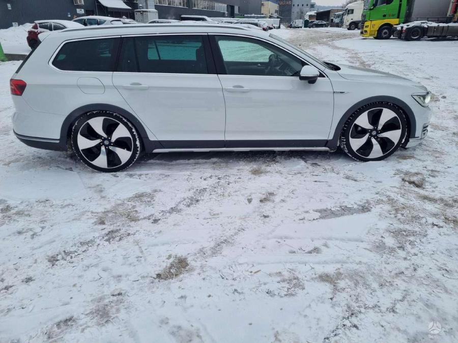 Balts Volkswagen Passat 2016 Kauņa, ar dzinēja tilpumu 1.97 L un nobraukumu 245 tūkst. km par 12800 €, foto 8 vietnē AUTOMOTO.COM.LV