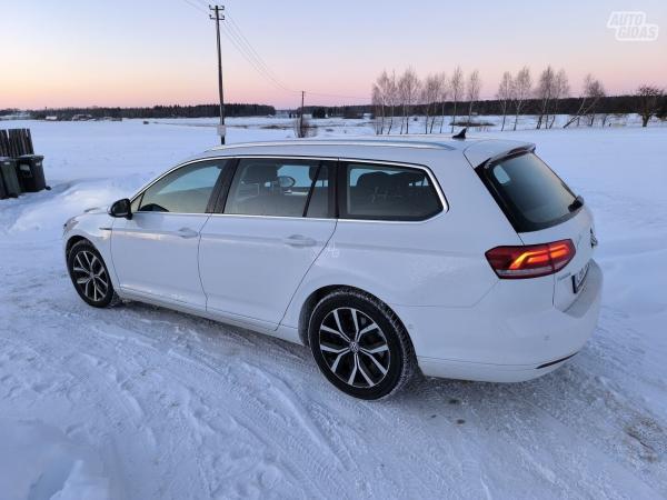Balts Volkswagen Passat 2016 Viļņa, ar dzinēja tilpumu 2.00 L un nobraukumu 373 tūkst. km par 7500 €, foto 1 vietnē AUTOMOTO.COM.LV