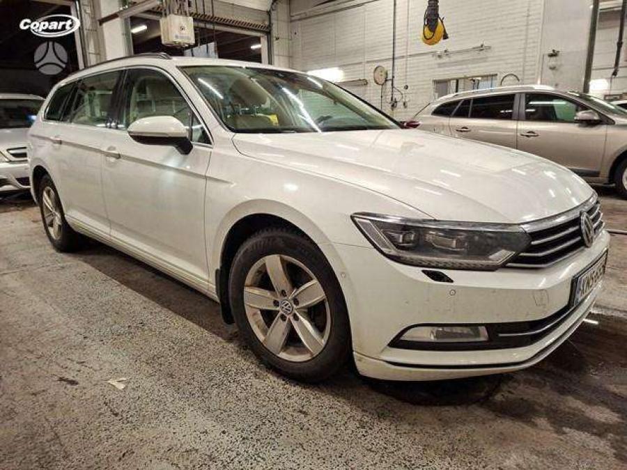 White Volkswagen Passat 2016 in Kaunas, with an engine capacity of 1.60 L and mileage of 368 thousand km for 6000 €, photo 1 on AUTOMOTO.COM.LV