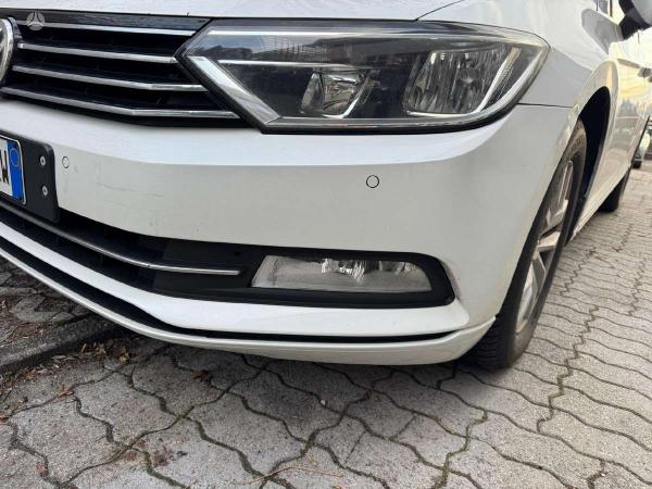 White Volkswagen Passat 2016 in Kaunas, with an engine capacity of 2.00 L and mileage of 216 thousand km for 9900 €, photo 2 on AUTOMOTO.COM.LV