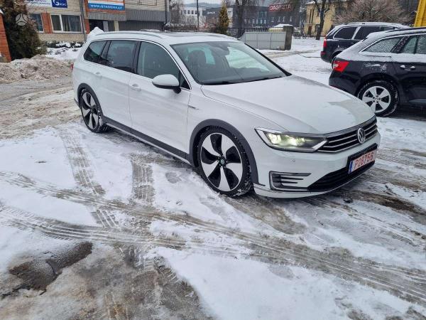 Balts Volkswagen Passat 2016 Kauņa, ar dzinēja tilpumu 2.00 L un nobraukumu 245 tūkst. km par 11800 €, foto 1 vietnē AUTOMOTO.COM.LV