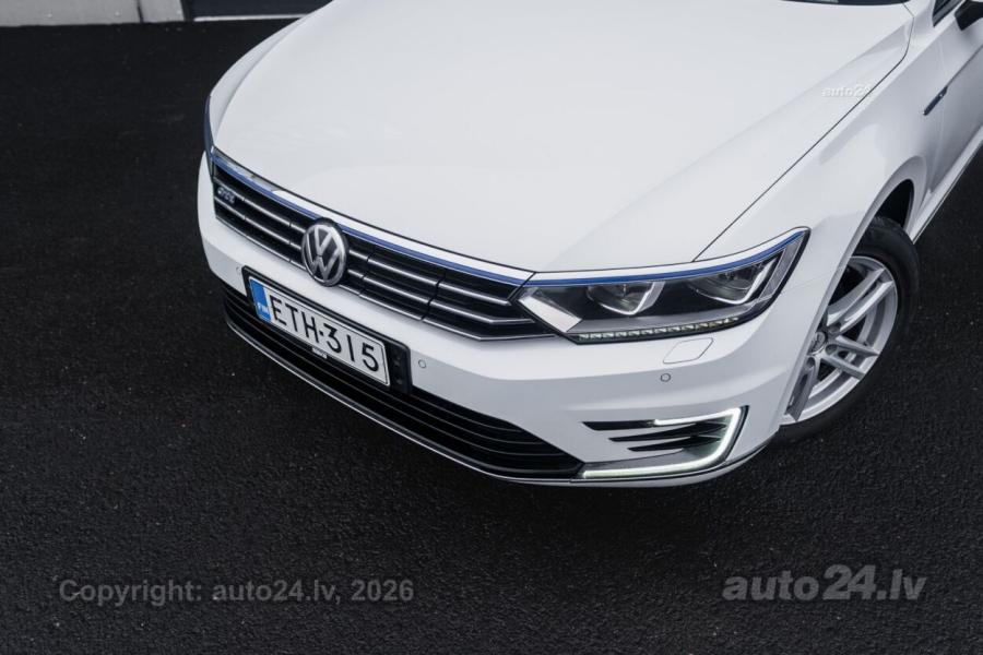 Balts Volkswagen Passat 2016 Tallina, ar dzinēja tilpumu 1.40 L un nobraukumu 260 tūkst. km par 9999 €, foto 3 vietnē AUTOMOTO.COM.LV