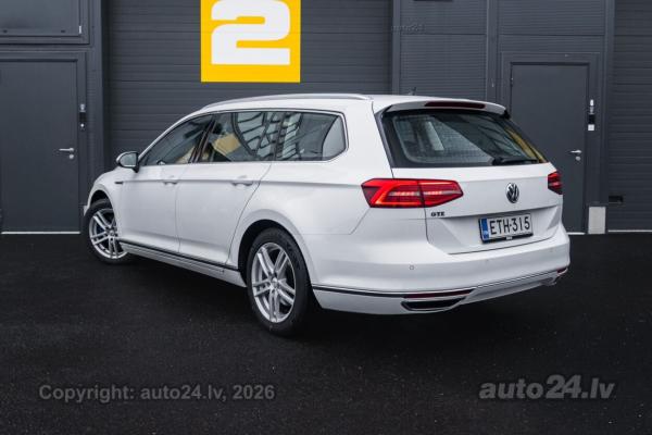 White Volkswagen Passat 2016 in Tallinn, with an engine capacity of 1.40 L and mileage of 260 thousand km for 9999 €, photo 4 on AUTOMOTO.COM.LV