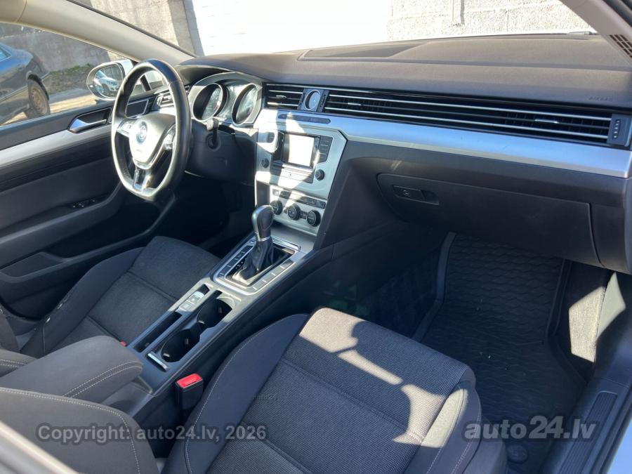 Balts Volkswagen Passat 2016 Tallina, ar dzinēja tilpumu 1.40 L un nobraukumu 193 tūkst. km par 10900 €, foto 15 vietnē AUTOMOTO.COM.LV