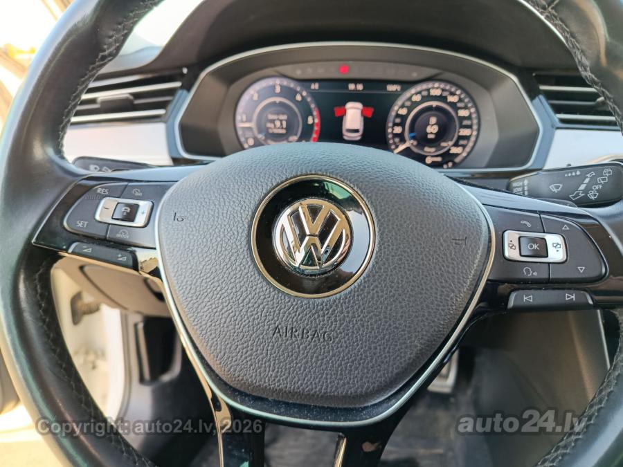 Balts Volkswagen Passat 2016 Tallina, ar dzinēja tilpumu 2.00 L un nobraukumu 205 tūkst. km par 16900 €, foto 28 vietnē AUTOMOTO.COM.LV
