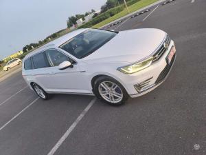 White Volkswagen Passat 2016 in Vilnius, with an engine capacity of 1.40 L and mileage of 222 thousand km for 10200 €, photo  on AUTOMOTO.COM.LV