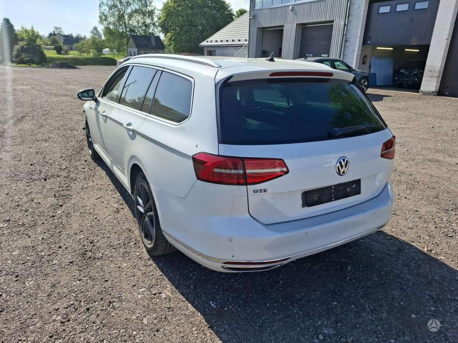 Balts Volkswagen Passat 2016 Marijampole, ar dzinēja tilpumu 1.40 L un nobraukumu 213 tūkst. km par 7999 €, foto 9 vietnē AUTOMOTO.COM.LV
