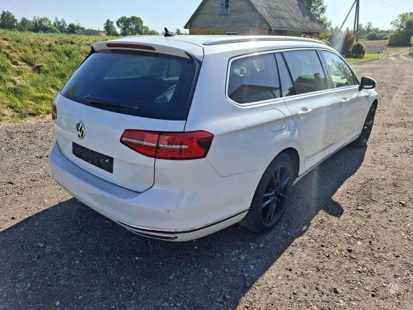 White Volkswagen Passat 2016 in Marijampole, with an engine capacity of 1.40 L and mileage of 213 thousand km for 7999 €, photo 10 on AUTOMOTO.COM.LV
