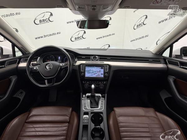 White Volkswagen Passat 2016 in Avizieniai, with an engine capacity of 2.00 L and mileage of 216 thousand km for 11700 €, photo 3 on AUTOMOTO.COM.LV