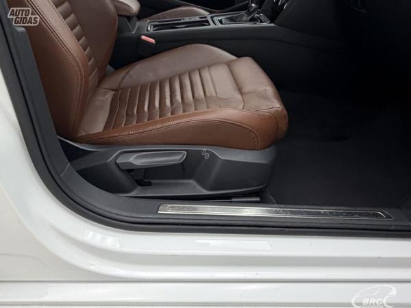 White Volkswagen Passat 2016 in Avizieniai, with an engine capacity of 2.00 L and mileage of 216 thousand km for 11700 €, photo 6 on AUTOMOTO.COM.LV