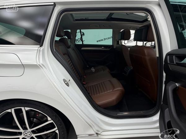 White Volkswagen Passat 2016 in Avizieniai, with an engine capacity of 2.00 L and mileage of 216 thousand km for 11700 €, photo 9 on AUTOMOTO.COM.LV