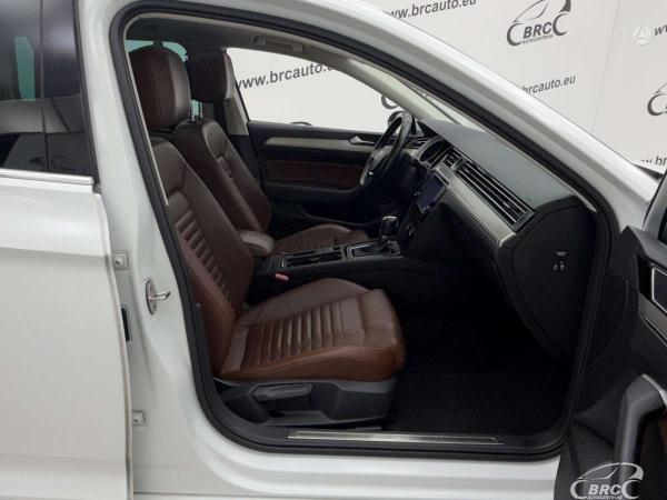 White Volkswagen Passat 2016 in Vilnius, with an engine capacity of 1.97 L and mileage of 216 thousand km for 11700 €, photo 5 on AUTOMOTO.COM.LV