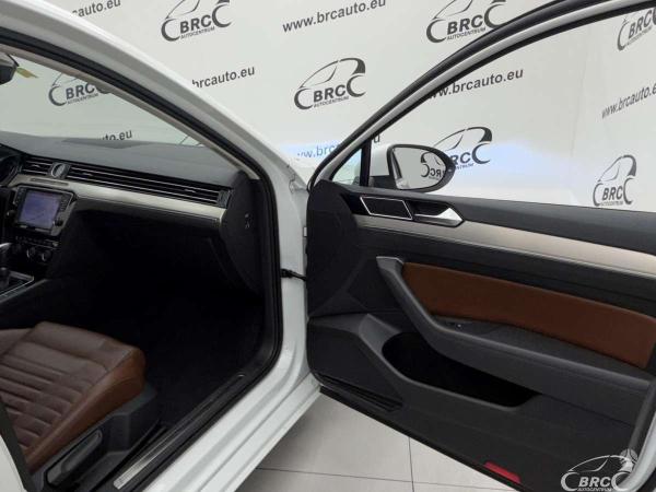 White Volkswagen Passat 2016 in Vilnius, with an engine capacity of 1.97 L and mileage of 216 thousand km for 11700 €, photo 9 on AUTOMOTO.COM.LV