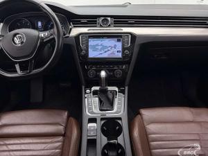 White Volkswagen Passat 2016 in Vilnius, with an engine capacity of 1.97 L and mileage of 216 thousand km for 11700 €, photo 17 on AUTOMOTO.COM.LV