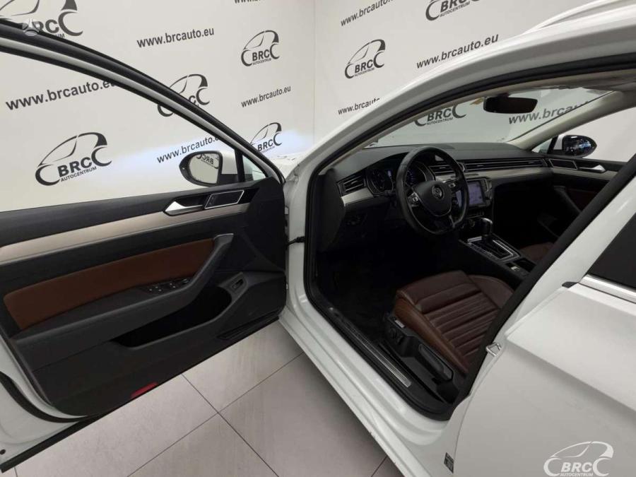 White Volkswagen Passat 2016 in Vilnius, with an engine capacity of 1.97 L and mileage of 216 thousand km for 11700 €, photo 21 on AUTOMOTO.COM.LV