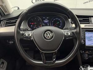 White Volkswagen Passat 2016 in Vilnius, with an engine capacity of 1.97 L and mileage of 216 thousand km for 11700 €, photo 31 on AUTOMOTO.COM.LV