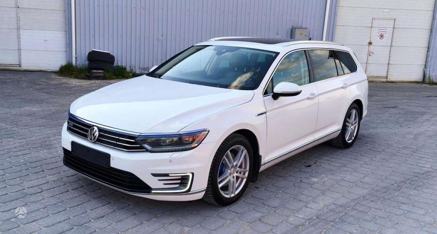 Balts Volkswagen Passat 2016 Alīta, ar dzinēja tilpumu 1.40 L un nobraukumu 270 tūkst. km par 9650 €, foto 6 vietnē AUTOMOTO.COM.LV